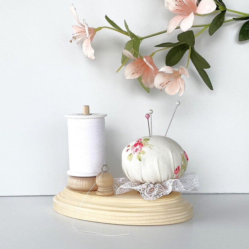 Mini Thread Holder Red Rose, Seamstress Gift, Thread Stand With ...