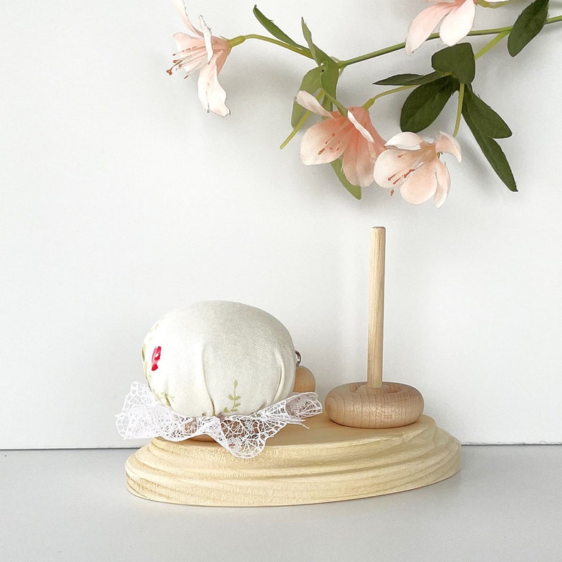 Mini Thread Holder Red Rose, Seamstress Gift, Thread Stand With ...