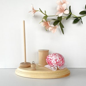 Single Thread Holder Red Floral, Seamstress Gift, Spool Holder With ...