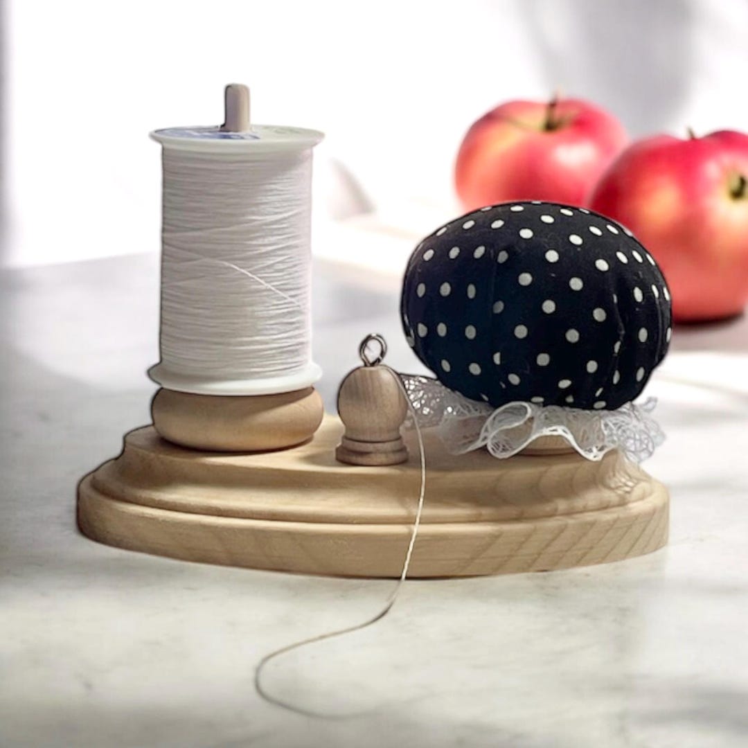 Mini Thread Holder Black & White Polkadot, Seamstress Gift, Thread ...