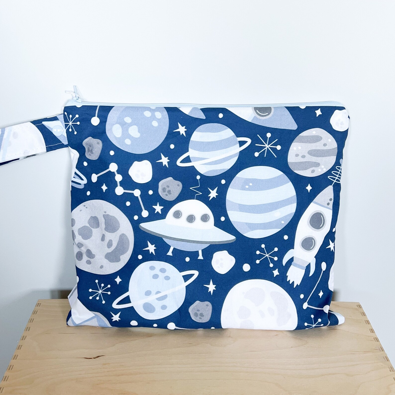 Medium Wet Bag for Everyday Use | Reusable Wetbag for Diapers, Travel ...