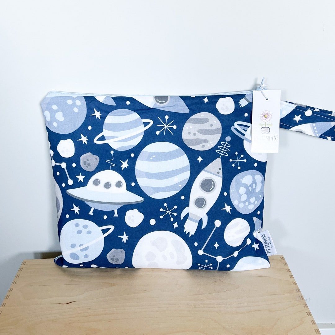 Medium Wet Bag for Everyday Use | Reusable Wetbag for Diapers, Travel ...