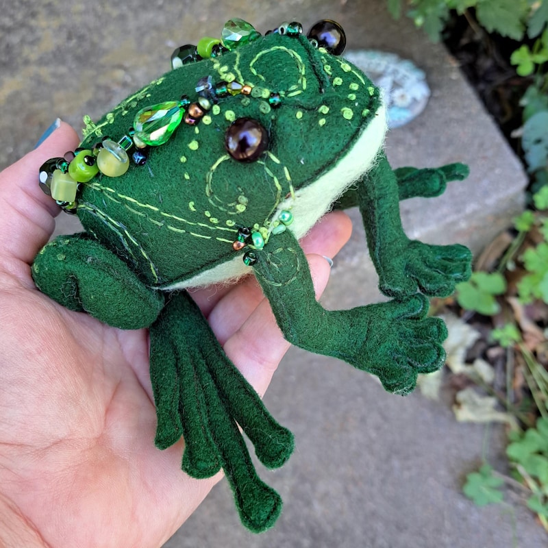 Felted Frogs in Clothes - Etsy UK