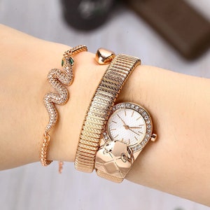 Snake Model Women Wrist Watch With Bracelet: Stylish Elegance With ...