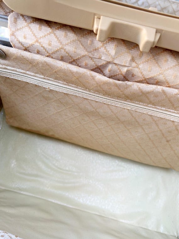 Vintage Samsonite Beige Silhouette Train Case w/Mirro… - Gem