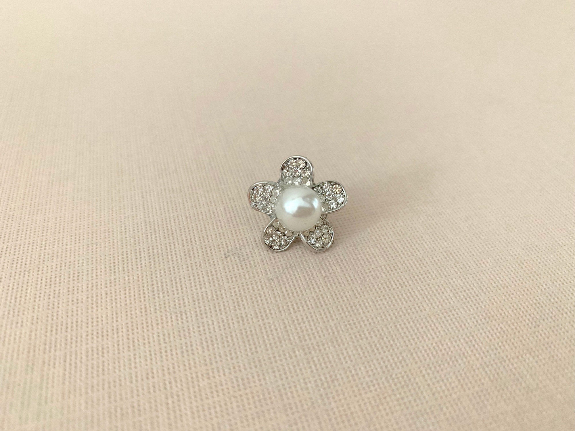 Pearl Flower Lapel Pin. Clutch Pin.