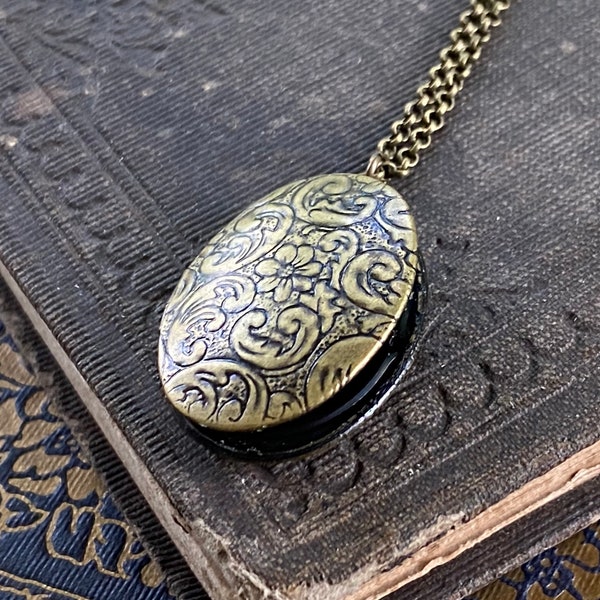 Vintage Locket - Etsy