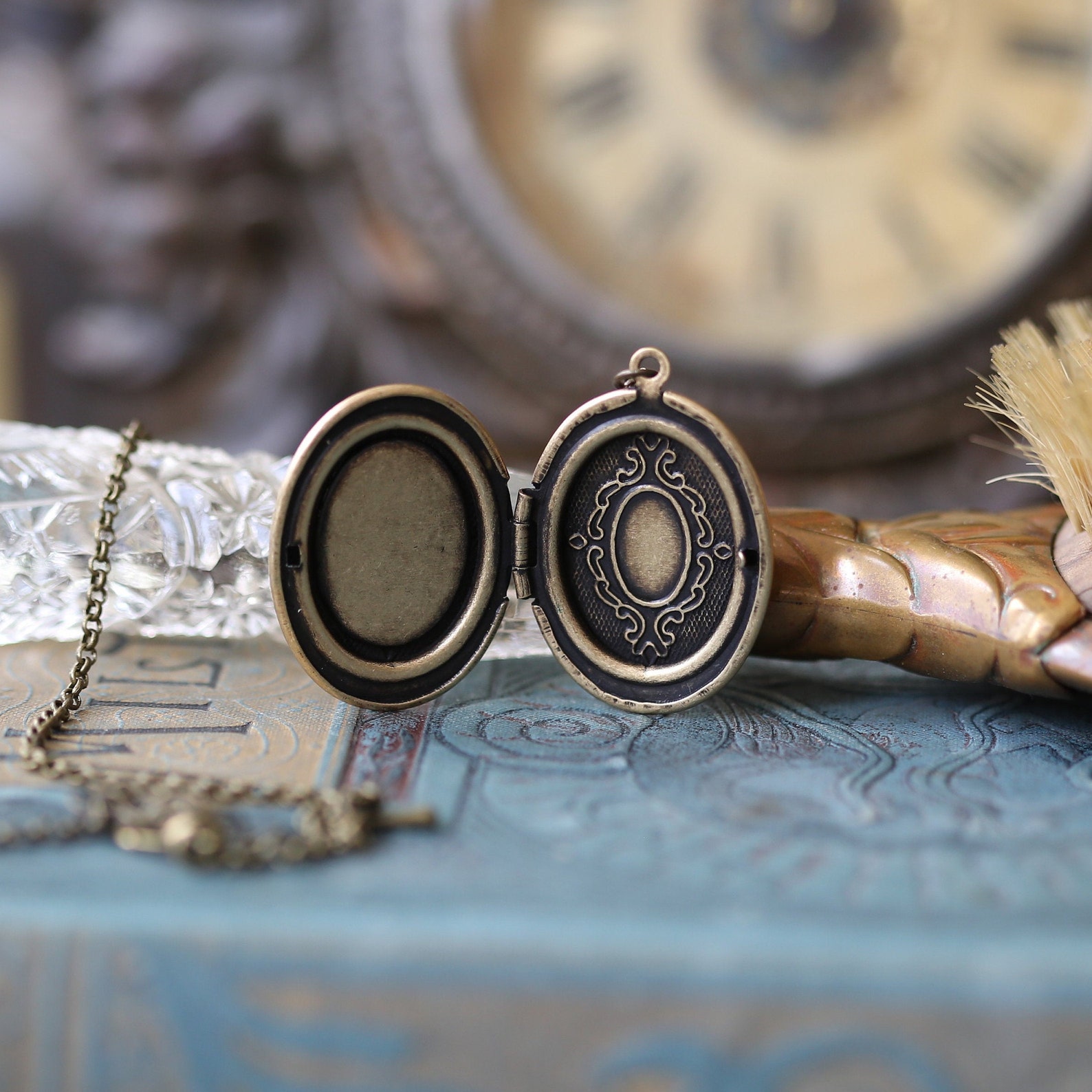 Blue Stone Locket Oval Vintage Style Necklaces in Blue Agate, Howlite ...