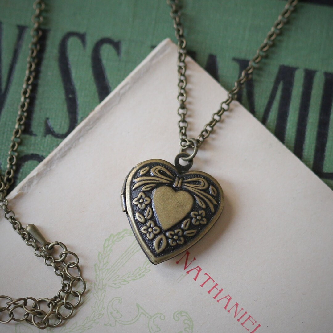 Heart Lockets Vintage Style in Antique Brass - Choose From Six Styles ...