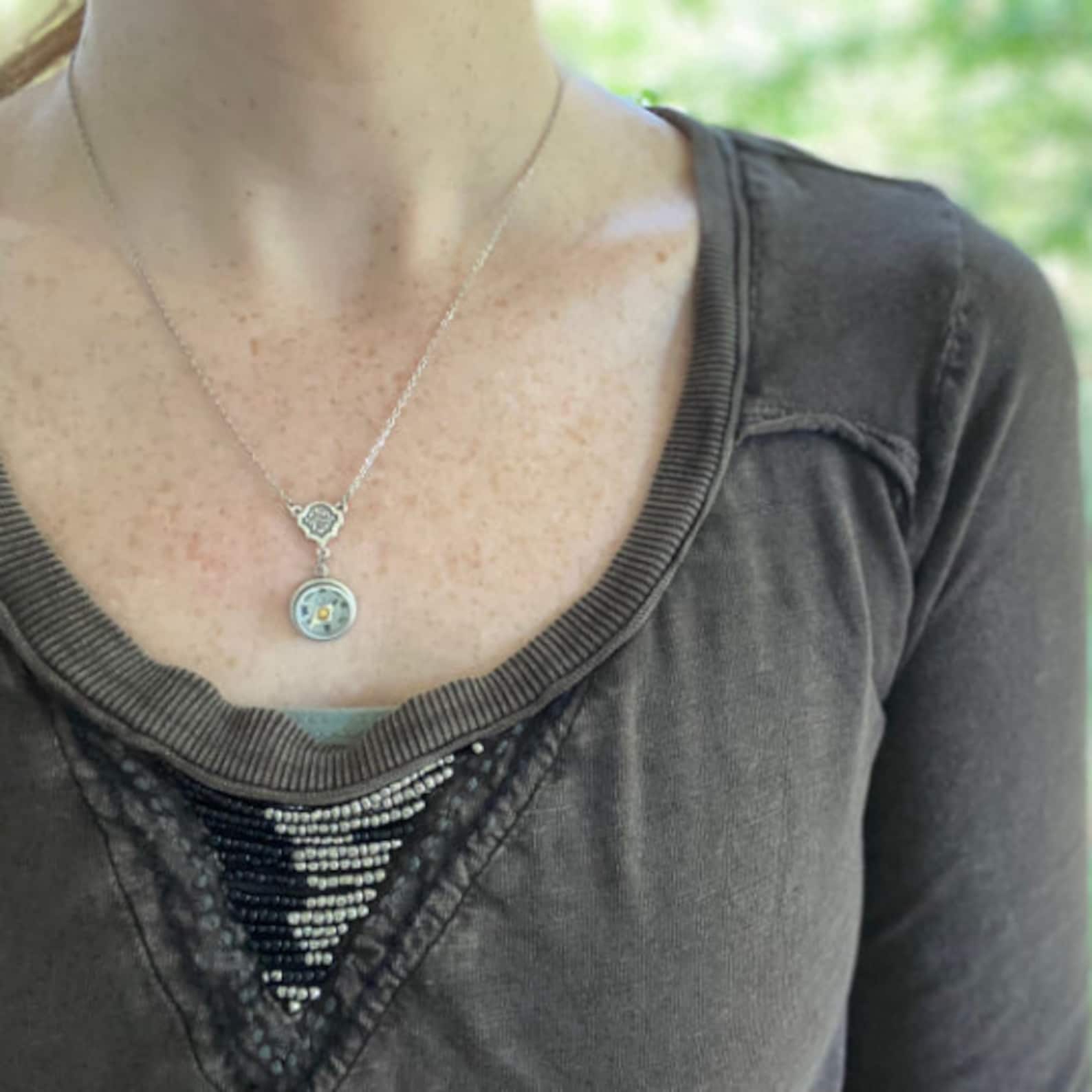 Small Silver Compass Necklace - Etsy