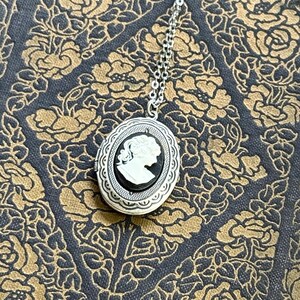 Silver Locket in Vintage Style, Choose Metal and Cameo Color - Etsy