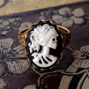 Skeleton Lady Cameo Ring - Etsy