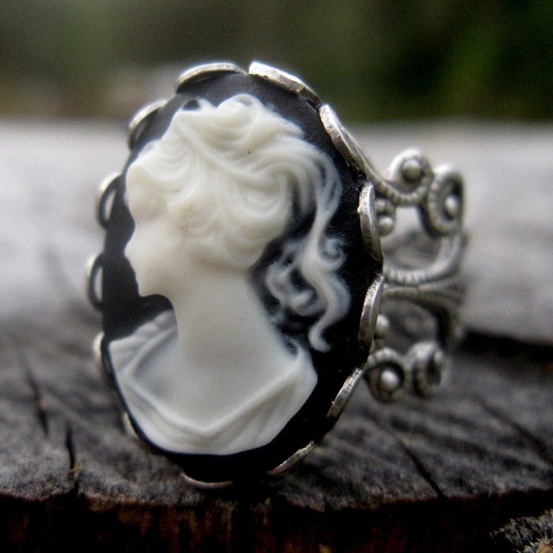 Gold Cameo Profile Ring - Etsy