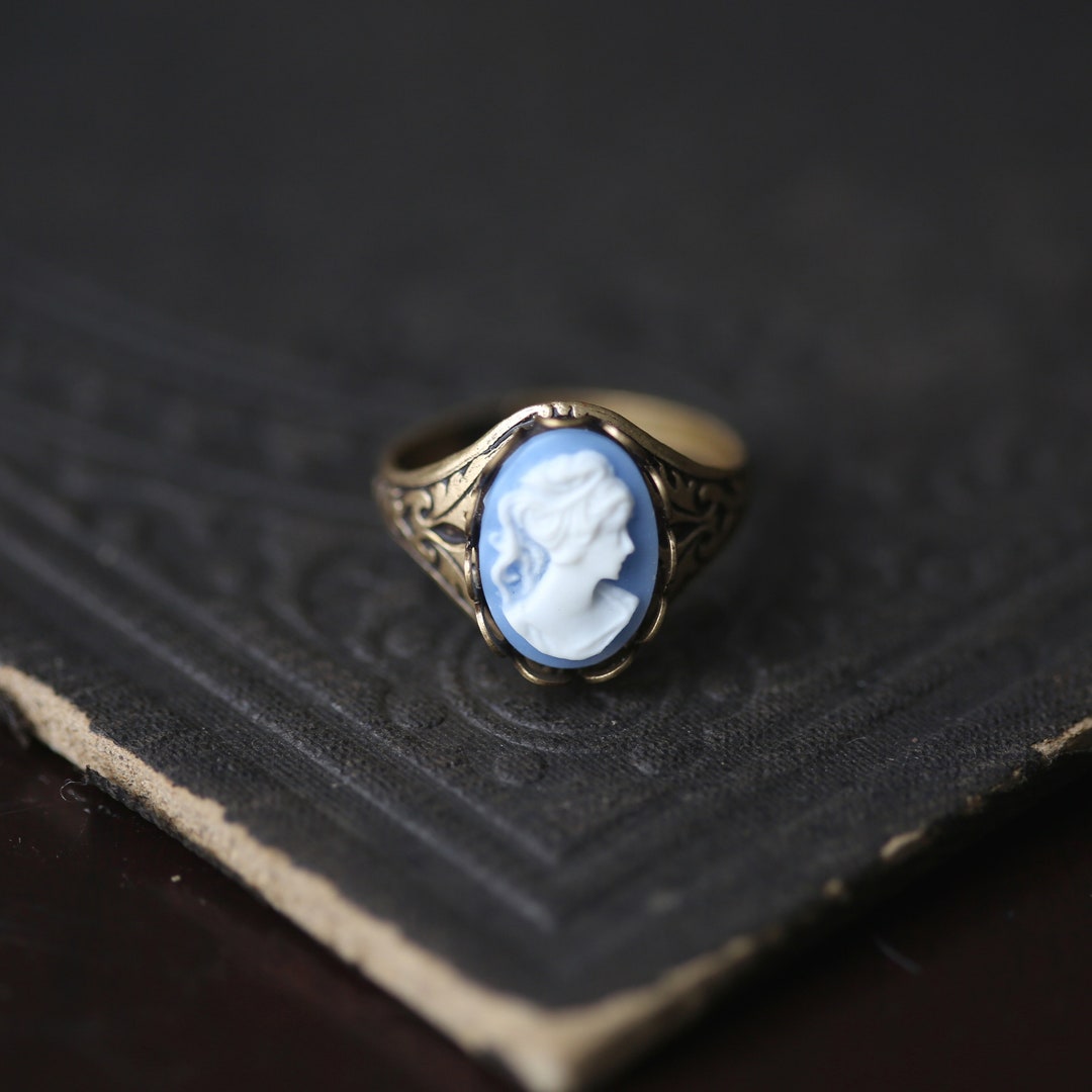 Cameo Ring Vintage Style in Blue- Adjustable - Etsy