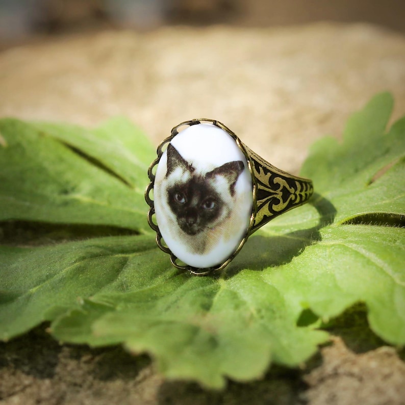 Siamese Cat Ring in Vintage Style Cat Cameo Ring, Choose Cat Breed and ...