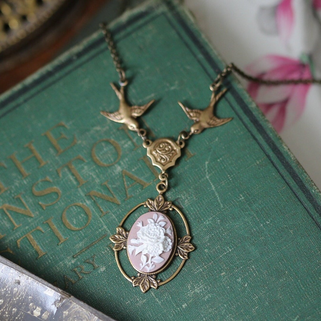 Victorian Floral Bouquet Pattern Cameo Necklace With Leafy Flourish ...