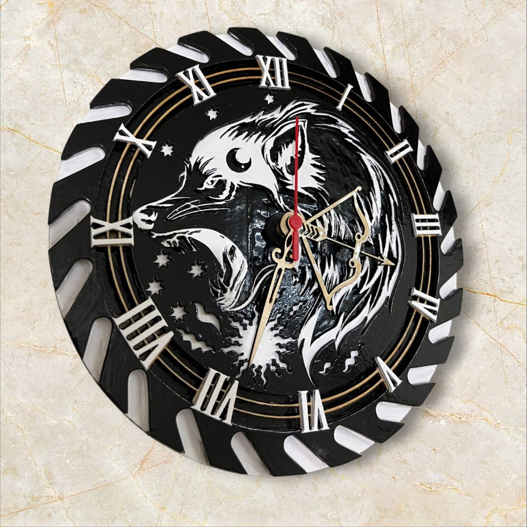 Wood Wall Clock With Embossed Wolf Figure,silent Clock Mechanism ...