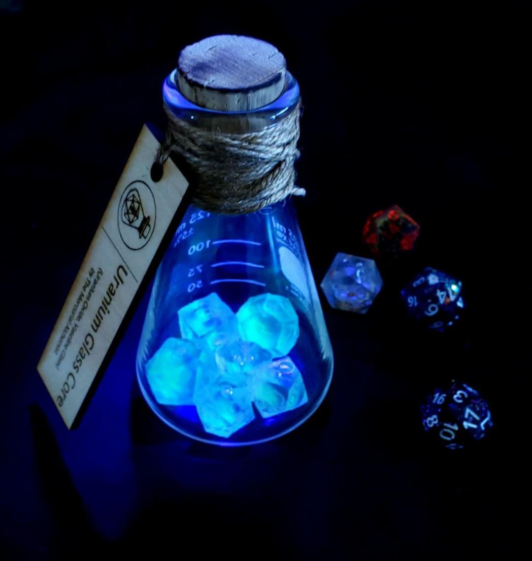 Handmade Uranium Glass Liquid Core TTRPG/ D&D Dice - Etsy