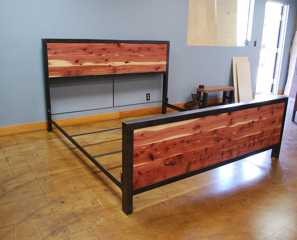 Kraftig Bed Number 4 With Tennessee Cedar - Etsy