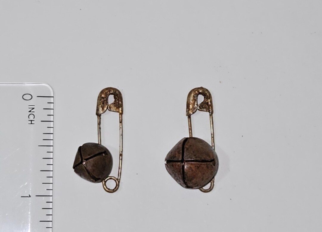 Rusty Safety Pin Jingle Bell Charms: Primitive Craft Supplies - Etsy