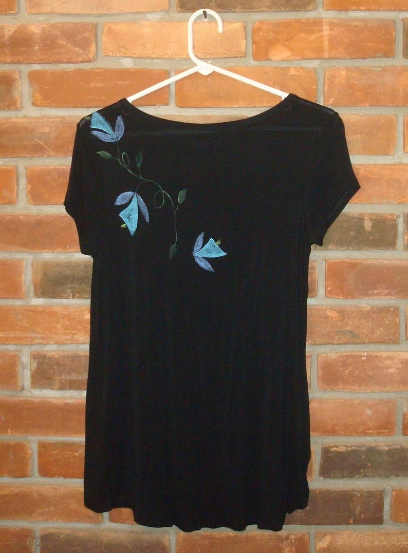 Hand Painted Abstract Floral Gently Used Women's T-shirt Knit Top Funky ...