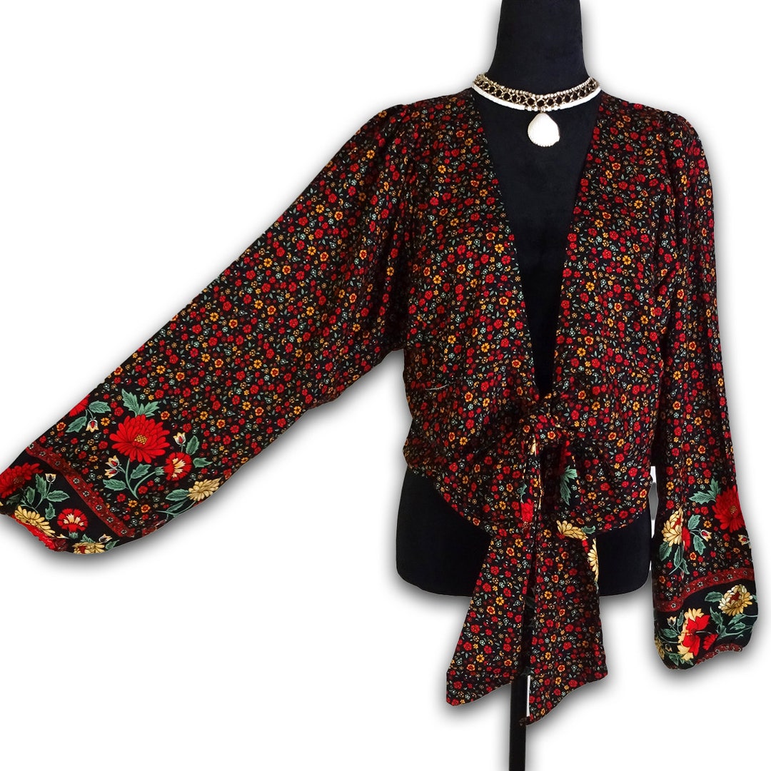 Boho Crop Top, Black Wildflowers Floral Print Long Sleeve Boho Crop Top ...
