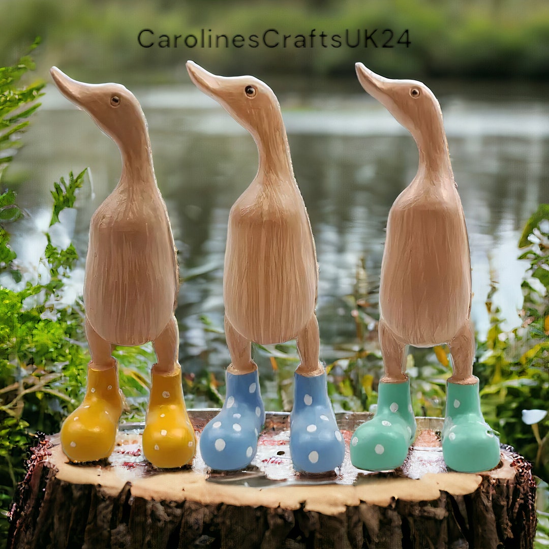 Wooden Resin Duck Statue Garden Sculpture Handcrafted Duck Ornament ...