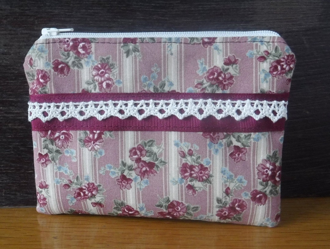 Red Roses, Red Zipper Pouch, Red Makeup Bag, Victorian Roses, Roses Bag ...