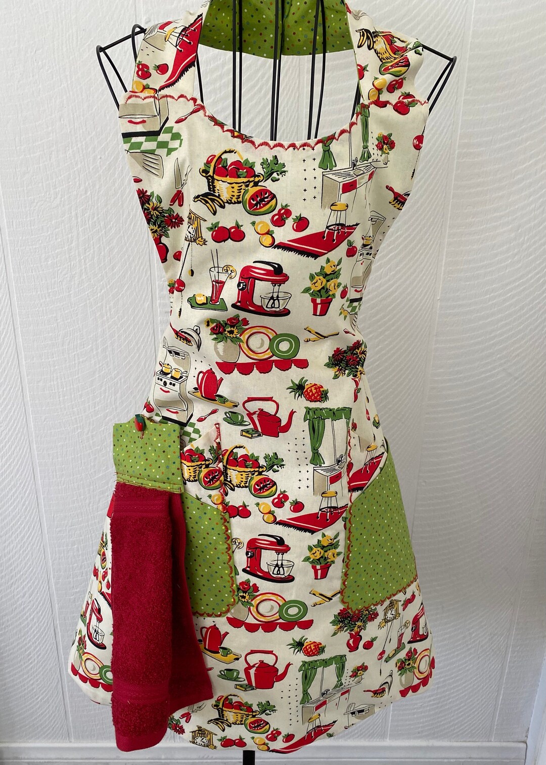 Whimsical Vintage Kitchen Motif, Green and Red , 1950's Style Women's ...