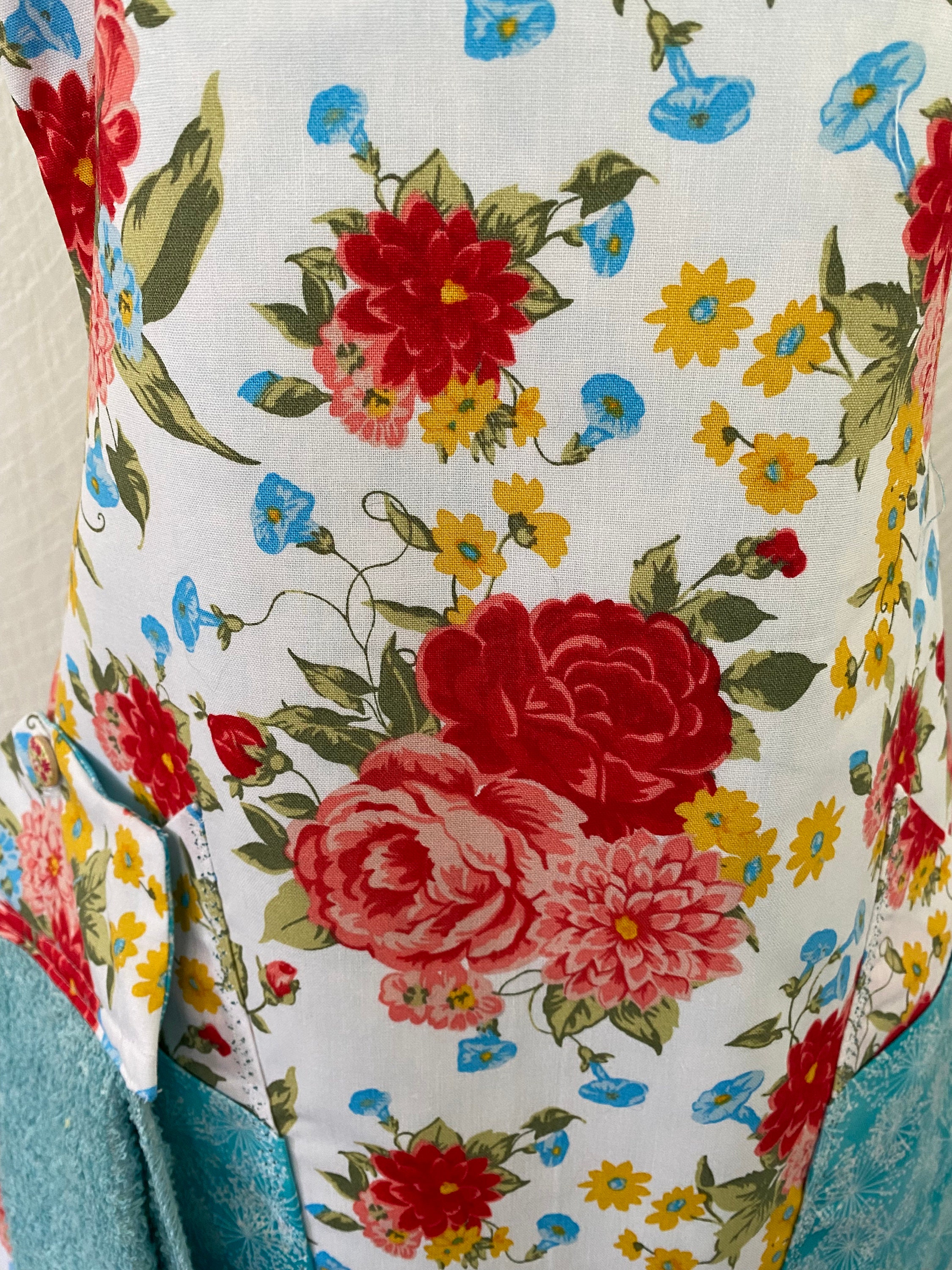 Vintage Style Women's Reversible Apron, Multicolored, Vintage Floral ...