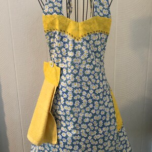 Blue Skies and a Field of Daisies, Vintage Style Apron, Women's ...