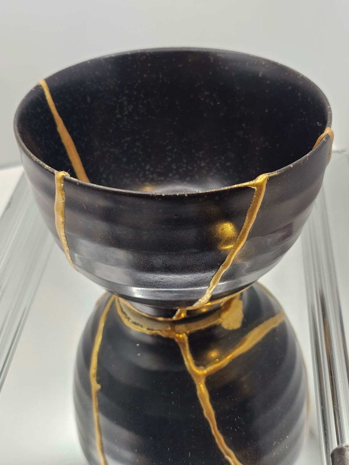 Black Kintsugi Bowl With 6 Breaks. Black and Gold, Japanese Art, Key ...