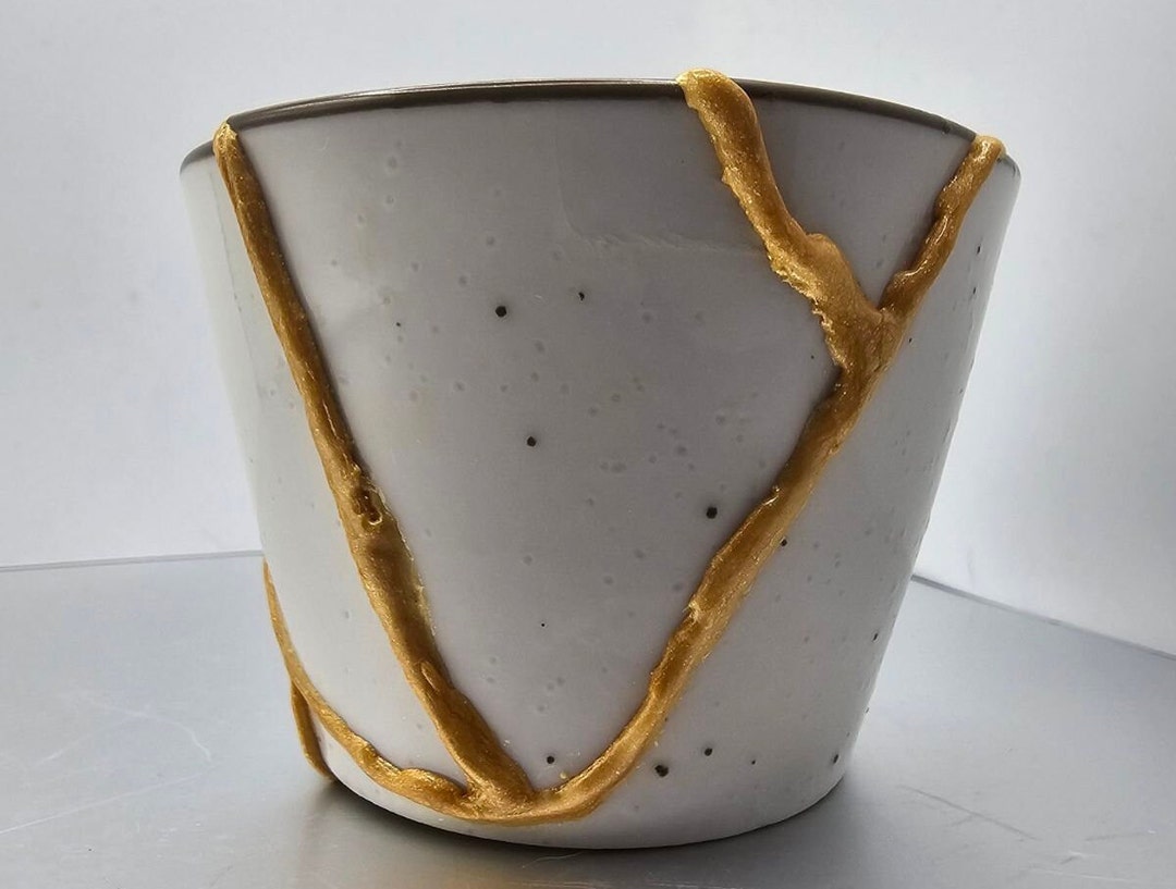 White/gold Japanese Kintsugi Tea Cup With 6 Breaks- Home Decor- Gift ...