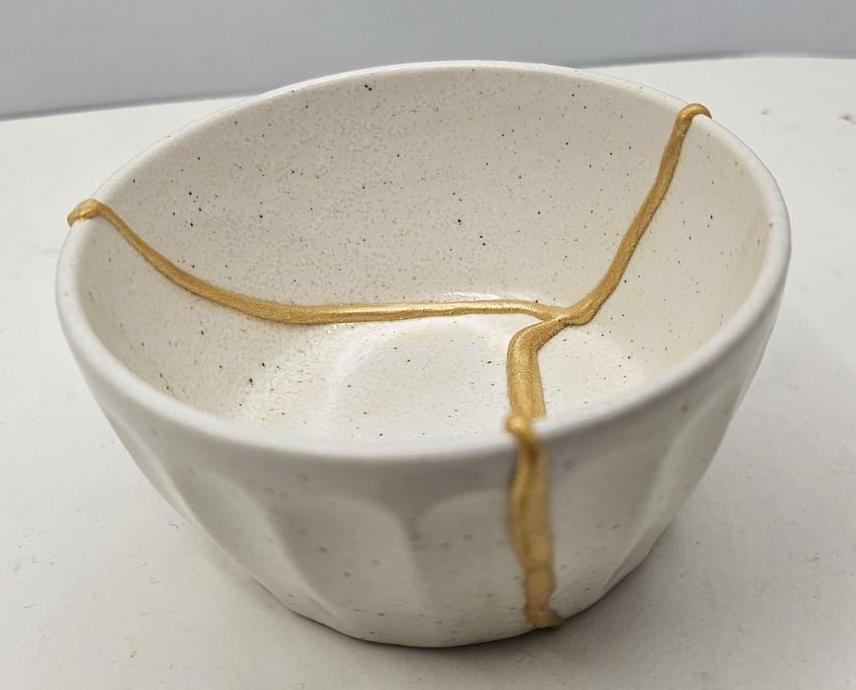 White Kintsugi Tea Cups- Key Holder - Jewelry Container, White and Gold ...