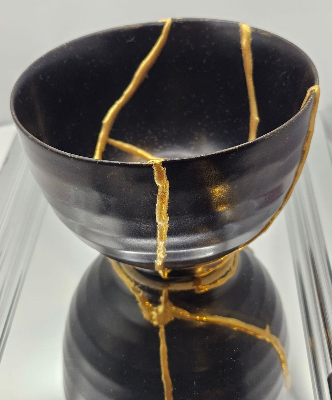 Black Kintsugi Bowl With 6 Breaks. Black and Gold, Japanese Art, Key ...