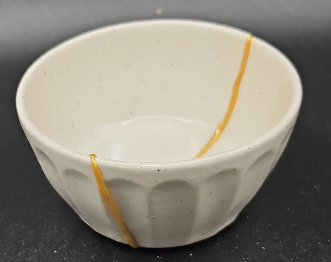 White Kintsugi Tea Cups- Key Holder - Jewelry Container, White and Gold ...
