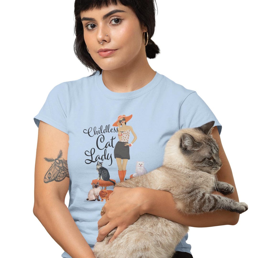 Childless Cat Lady Women's Fitted T-shirt - Crazy Cat Ladies Cat Mom ...