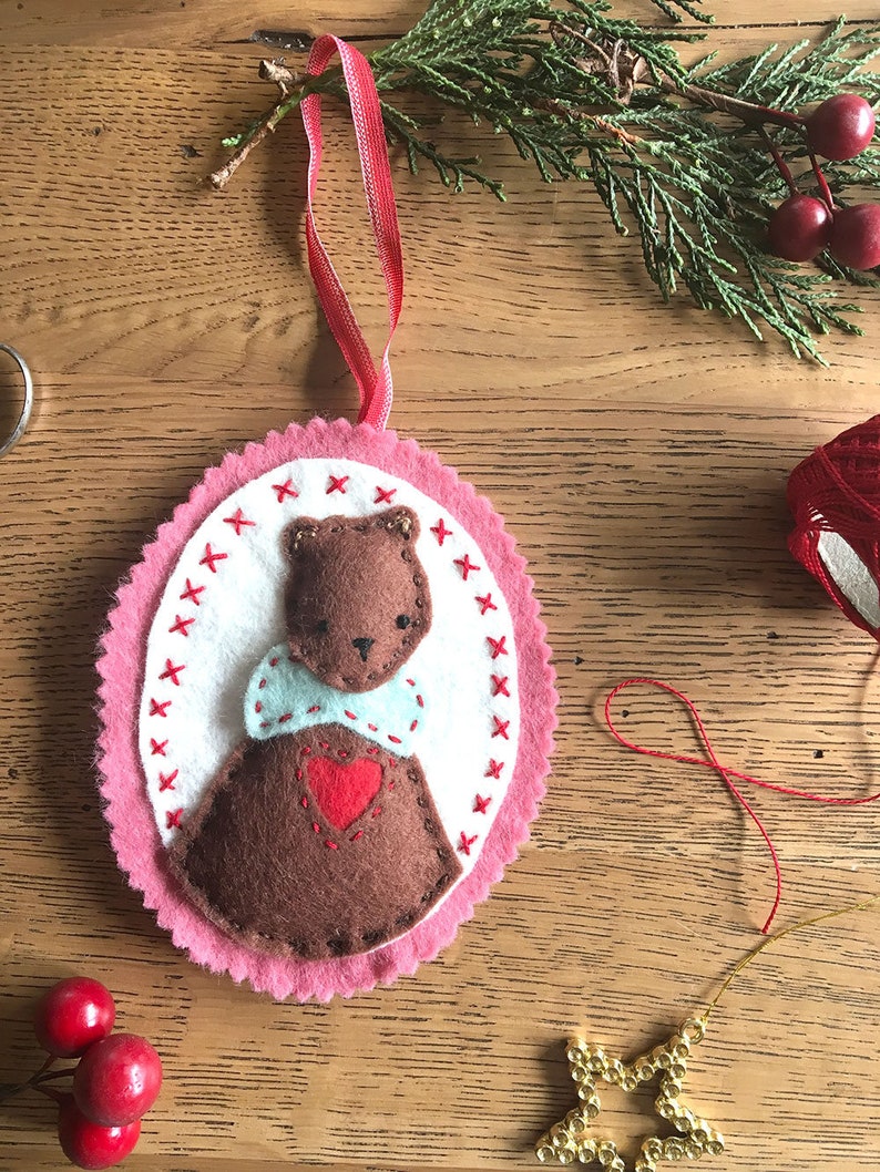 Christmas Bear Felt Ornament Pattern: Woodland Animal Holiday Decor ...