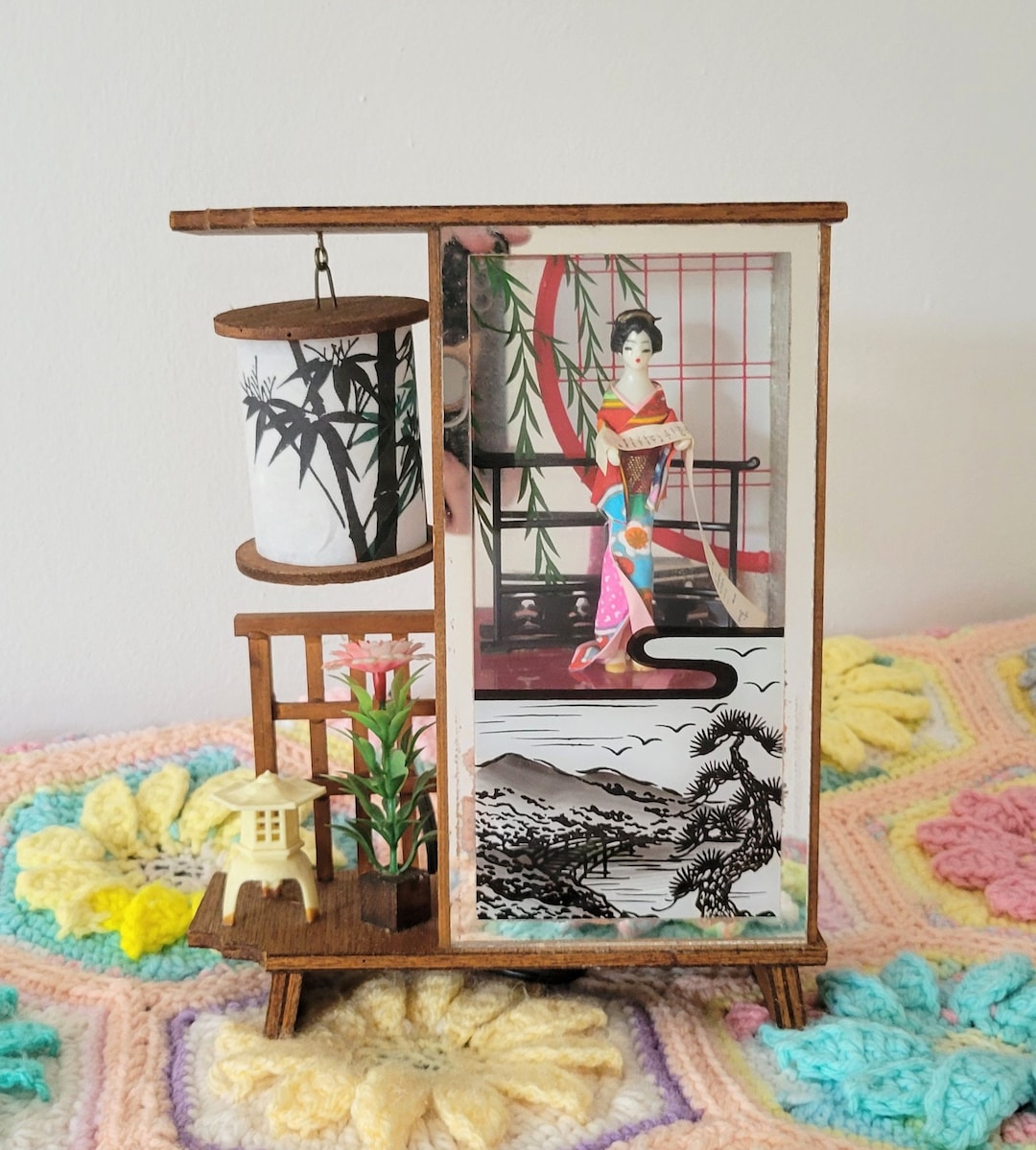 Vintage MCM Japanese Geisha Diorama Table Lamp Light Kitsch FREE ...