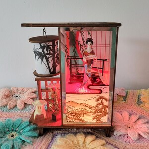 Vintage MCM Japanese Geisha Diorama Table Lamp Light Kitsch FREE ...