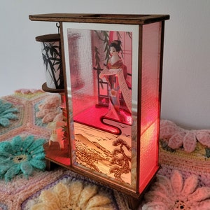 Vintage MCM Japanese Geisha Diorama Table Lamp Light Kitsch FREE ...