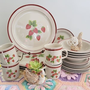 Vintage Mid Century Fujistone Berries 8493 Strawberry Dish Set (pieces ...
