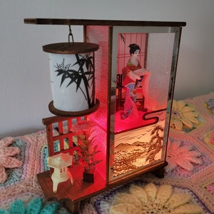 Vintage MCM Japanese Geisha Diorama Table Lamp Light Kitsch FREE ...