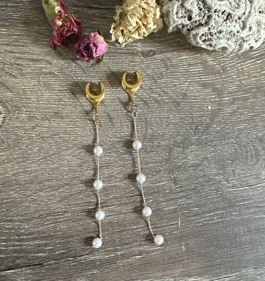 Dangle Gauges Plug Earrings Gold 4-tier Pearl Chain Tunnels Saddles ...