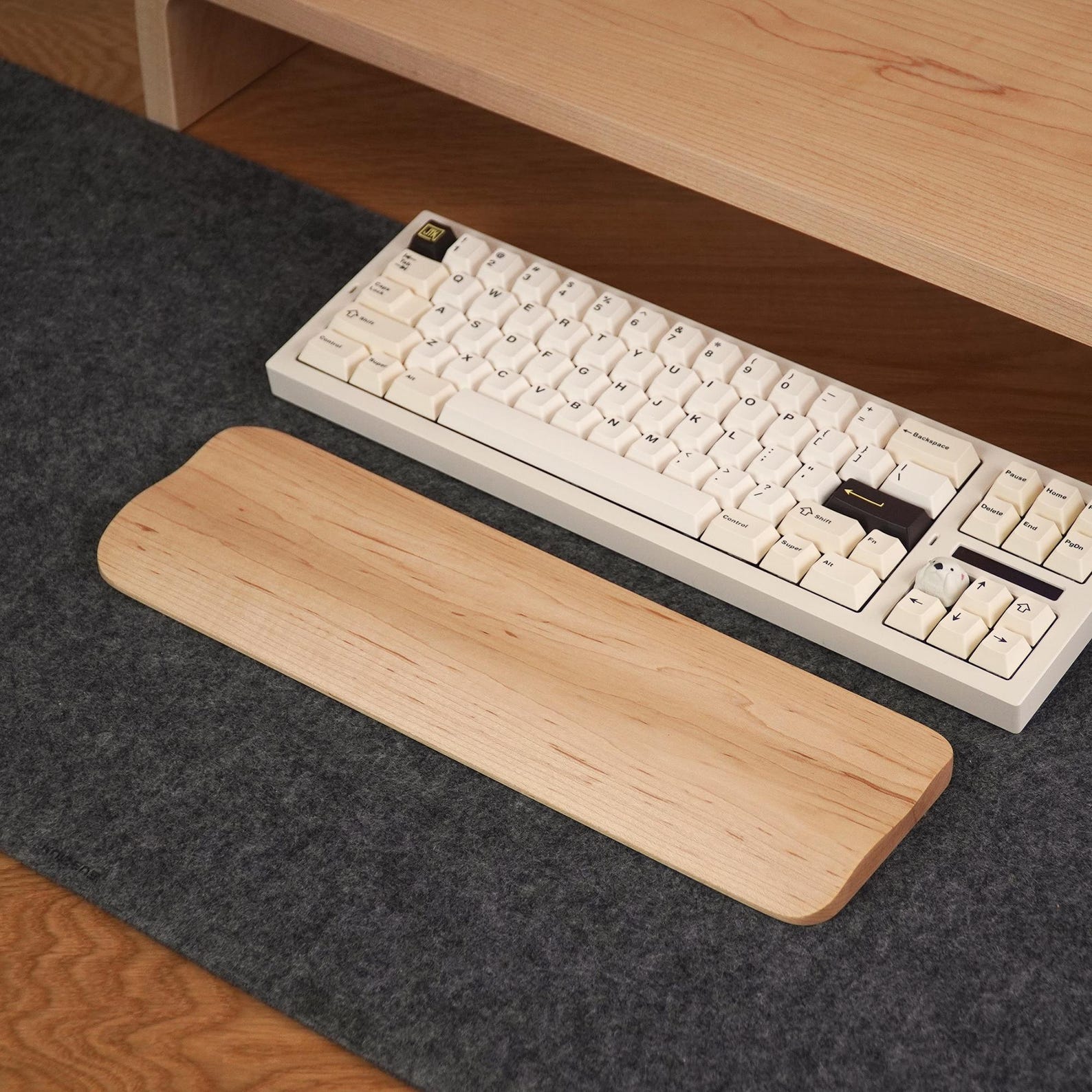 Dumaroo Waveform Wrist Rest / Palmrest [hardmaple] – Ergonomic Comfort ...