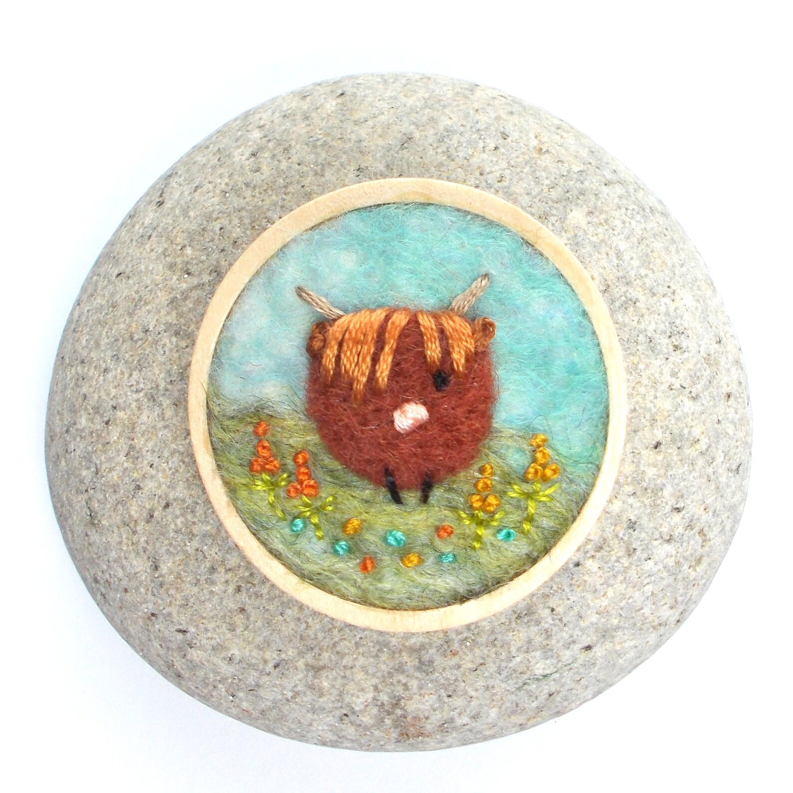 Needle Felted Highland Cow Brooch, 4cm Round in Wooden Base. - Etsy
