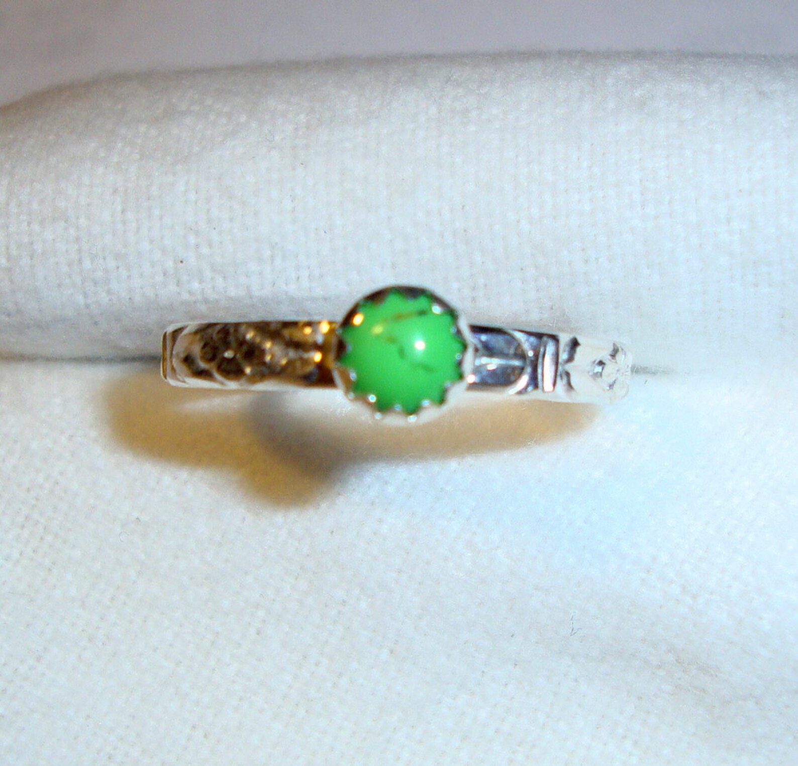 Green Gaspeite Ring - 5mm Stone, 3mm Band Sterling Silver From Eco ...