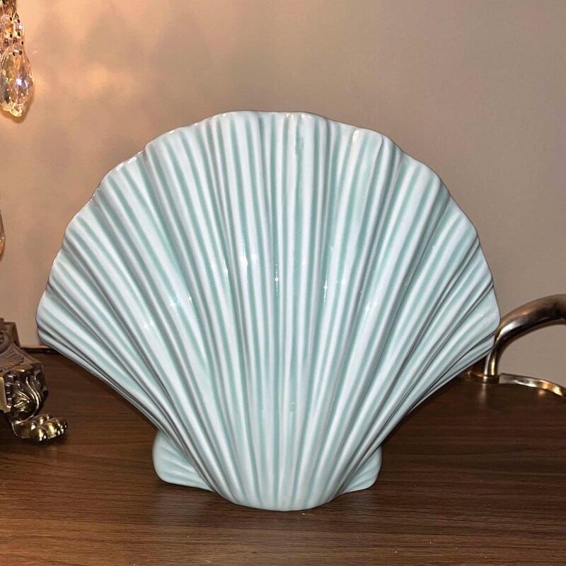 Clam Shell Planter - Etsy