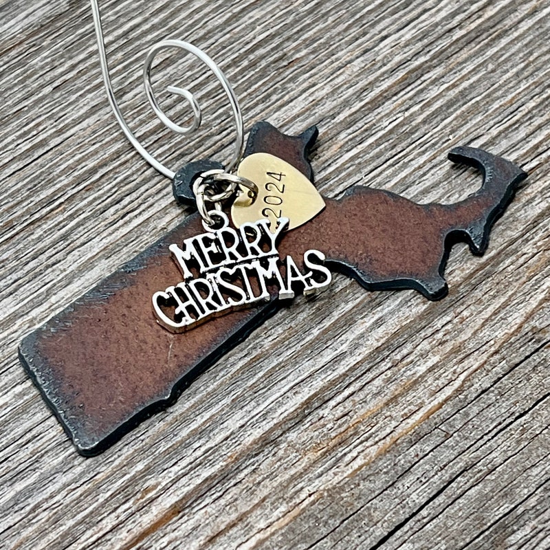 Massachusetts Gifts - 60+ Gift Ideas for 2024