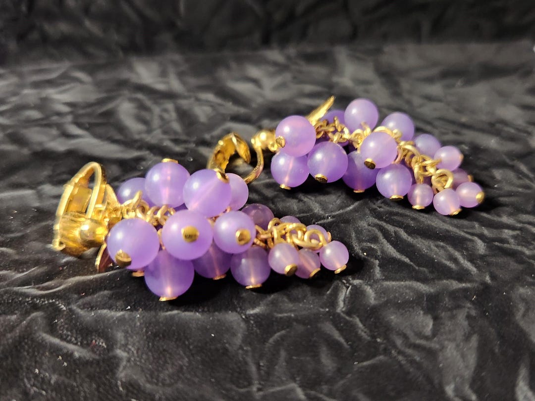 Vintage Purple Lucite Grape Cluster Dangle Clip-on Earrings | Retro ...